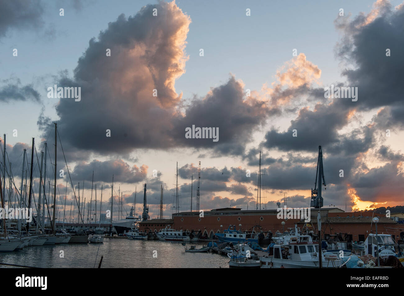 Sundowner boat hi-res stock photography and images - Alamy