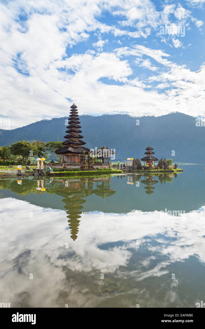 Ulun bratan temple hi-res stock photography and images - Alamy