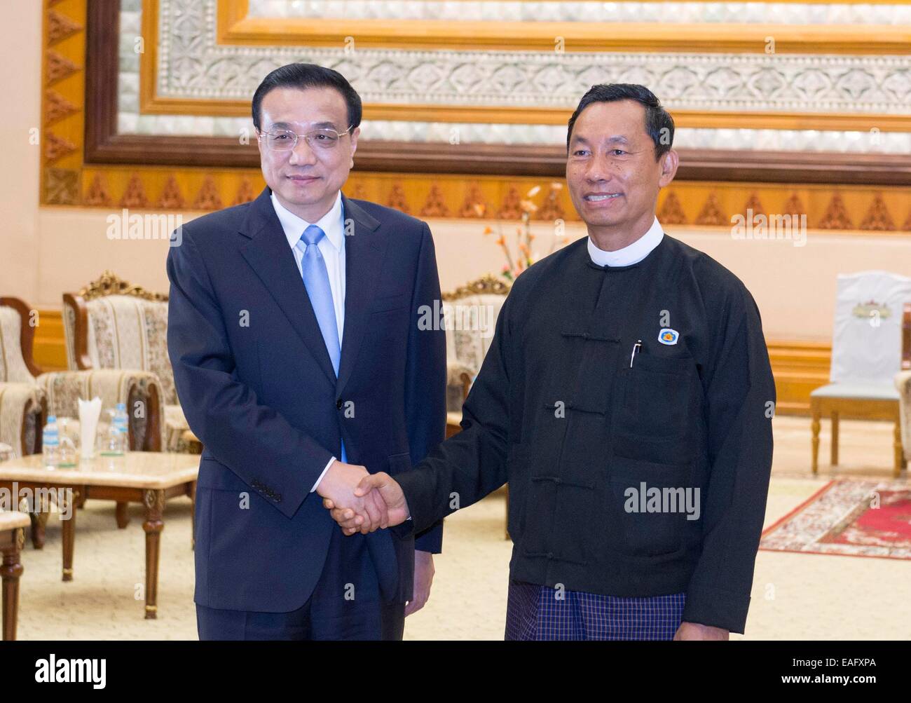 Nay Pyi Taw, Myanmar. 14th Nov, 2014. Chinese Premier Li Keqiang (L ...