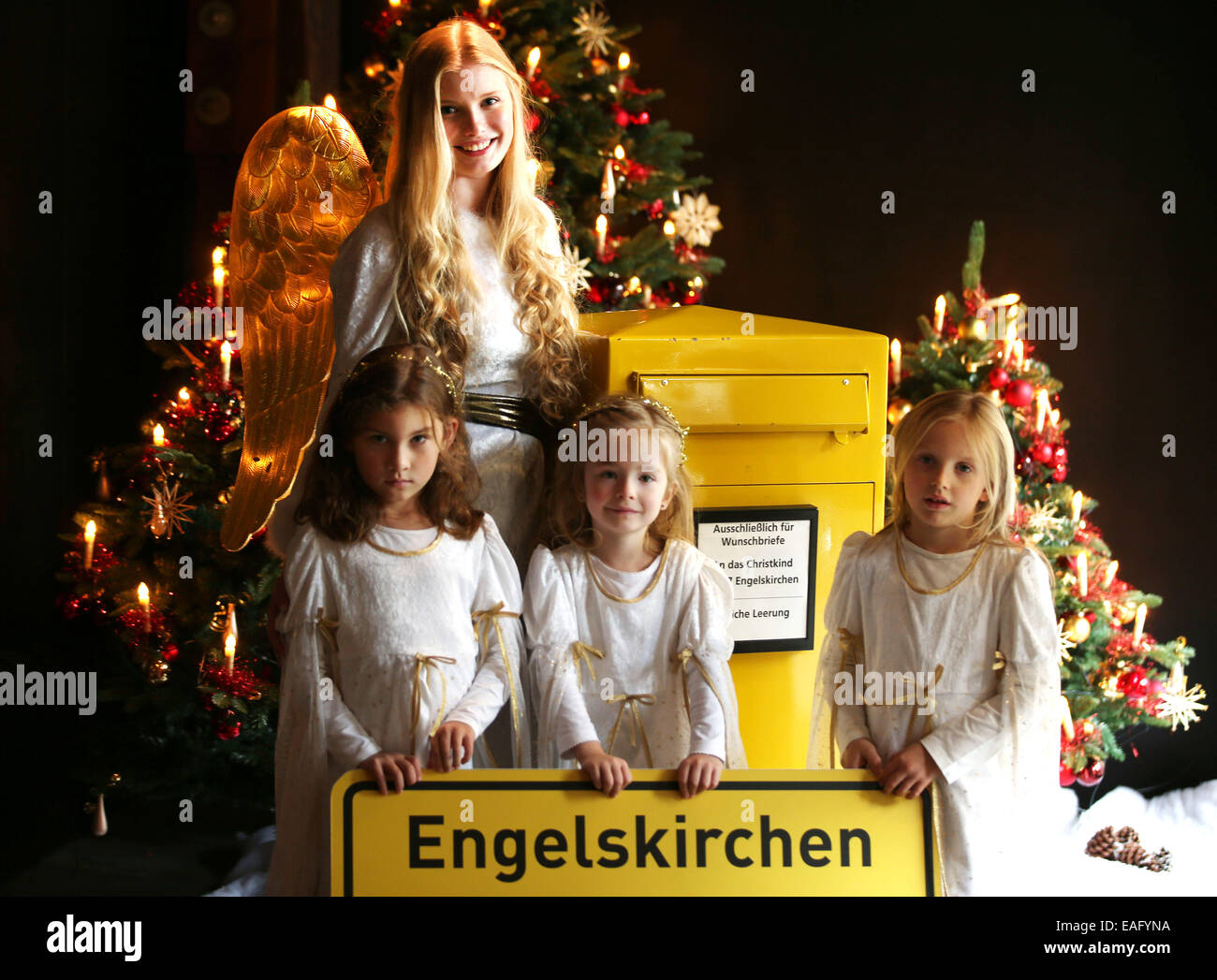 Engelskirchen, Germany. 14th Nov, 2014. Actors portraying baby Jesus ...