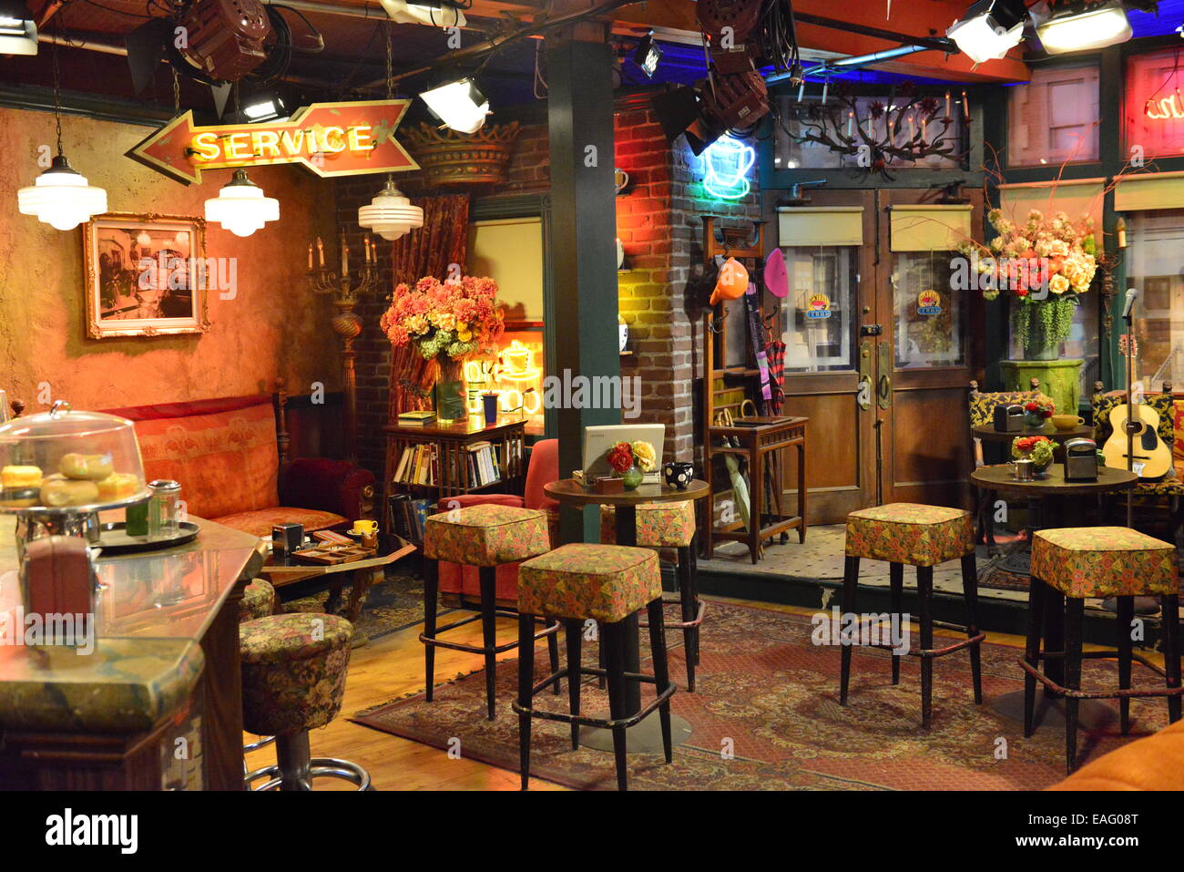 Central perk hi-res stock photography and images - Alamy