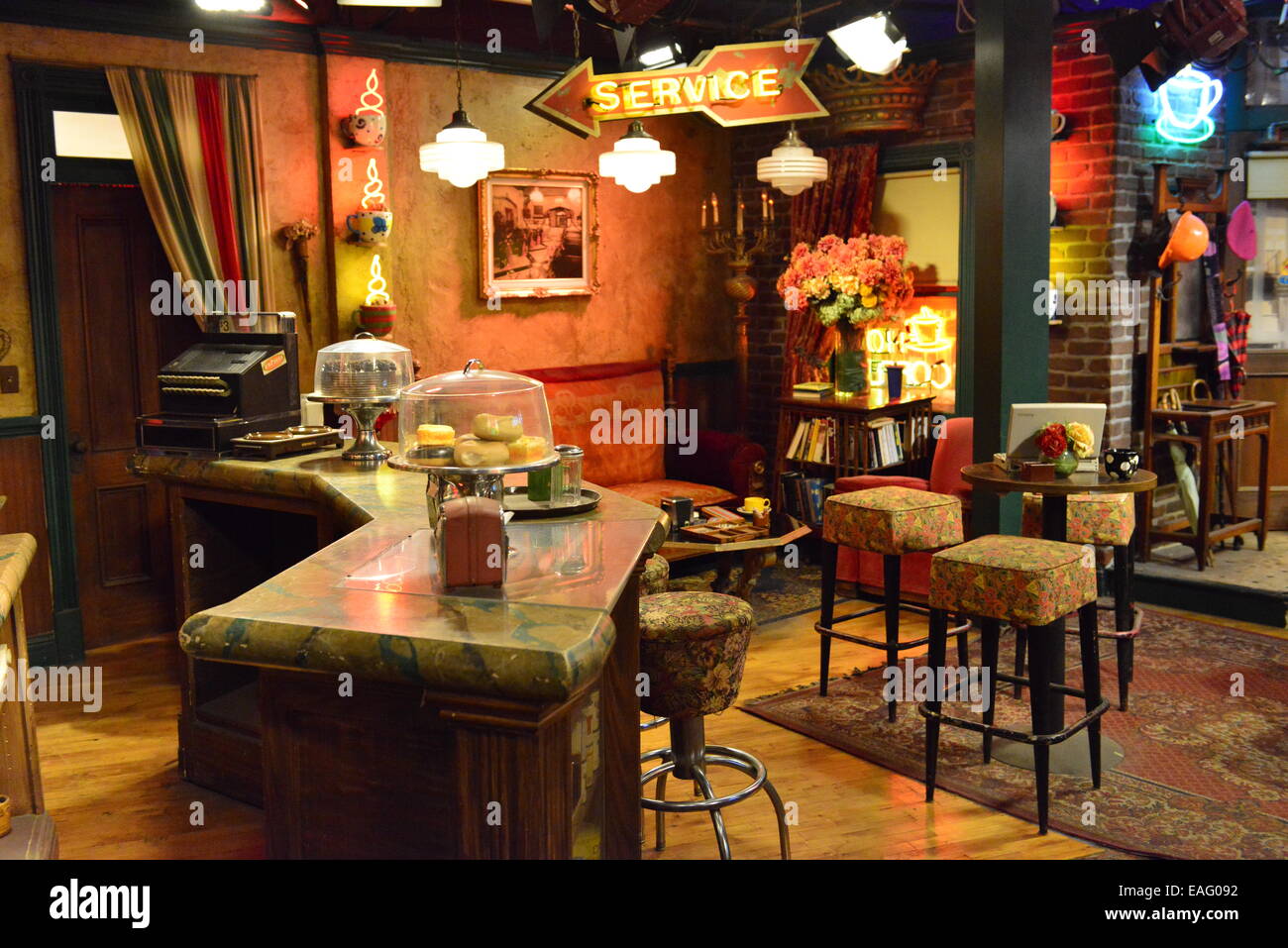 Central perk and warner brothers studio hi-res stock photography and ...