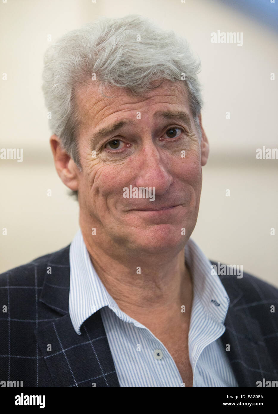 Journalist hi-res stock photography and images - Alamy