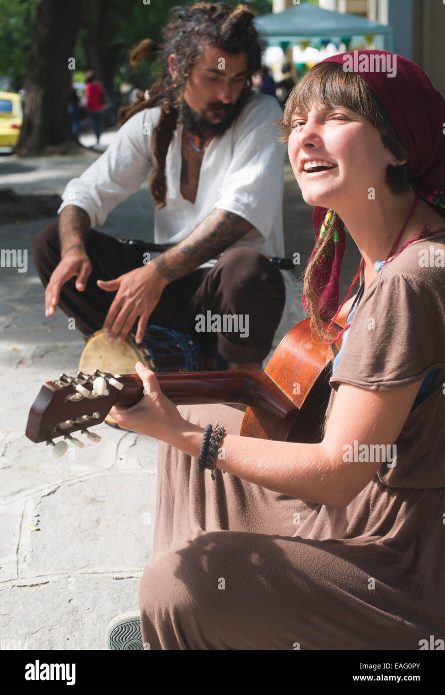 Street musician hi-res stock photography and images - Alamy