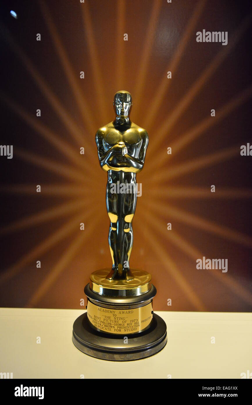 Oscar Statue High Resolution Stock Photography and Images - Alamy