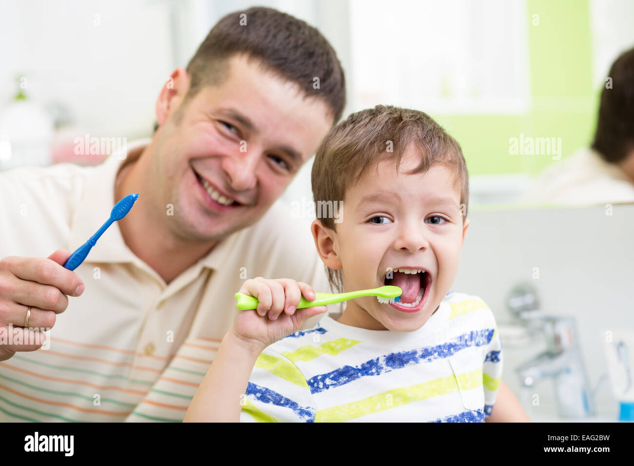Man washing teeth hi-res stock photography and images - Alamy