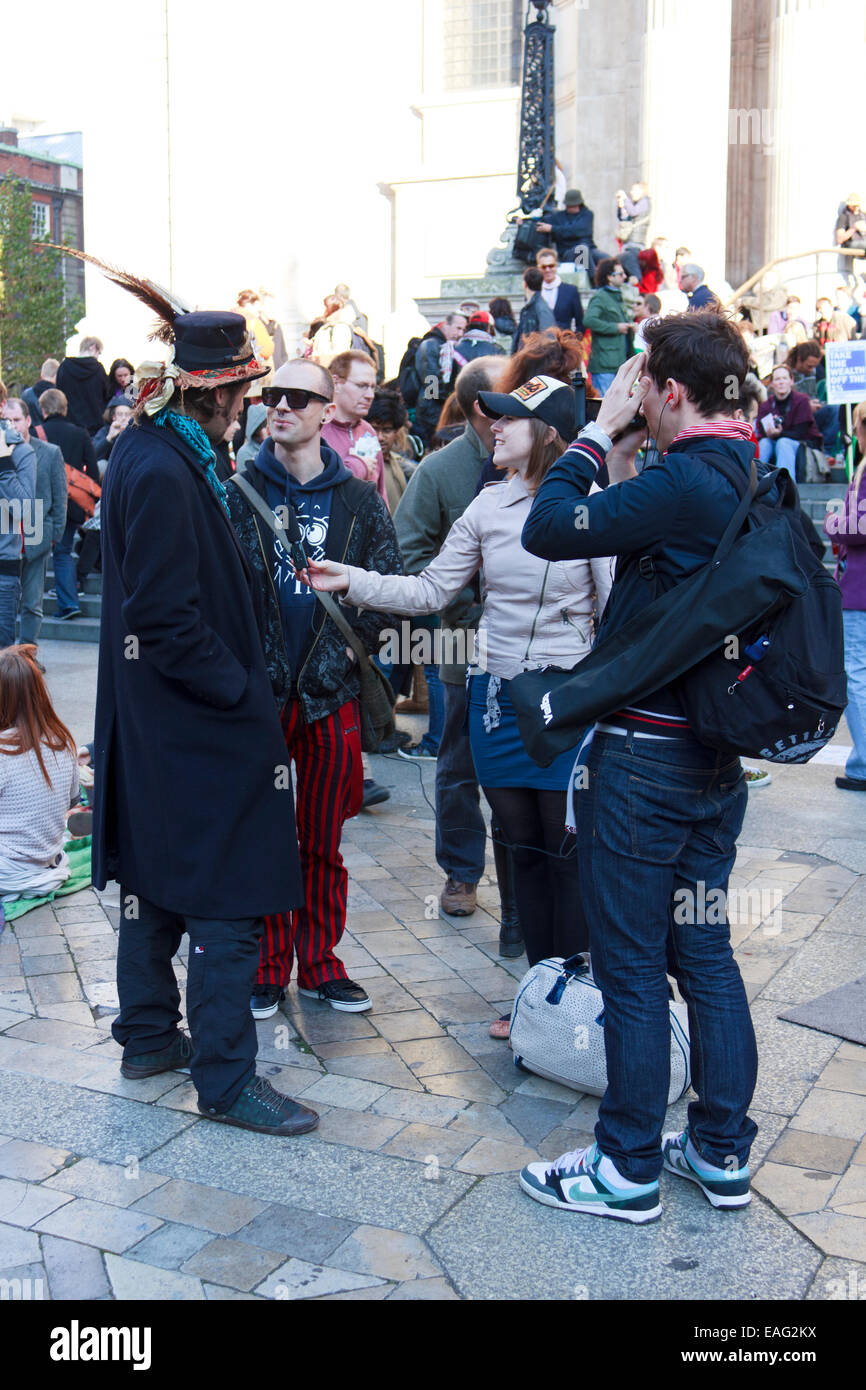 London shares rally hi-res stock photography and images - Alamy