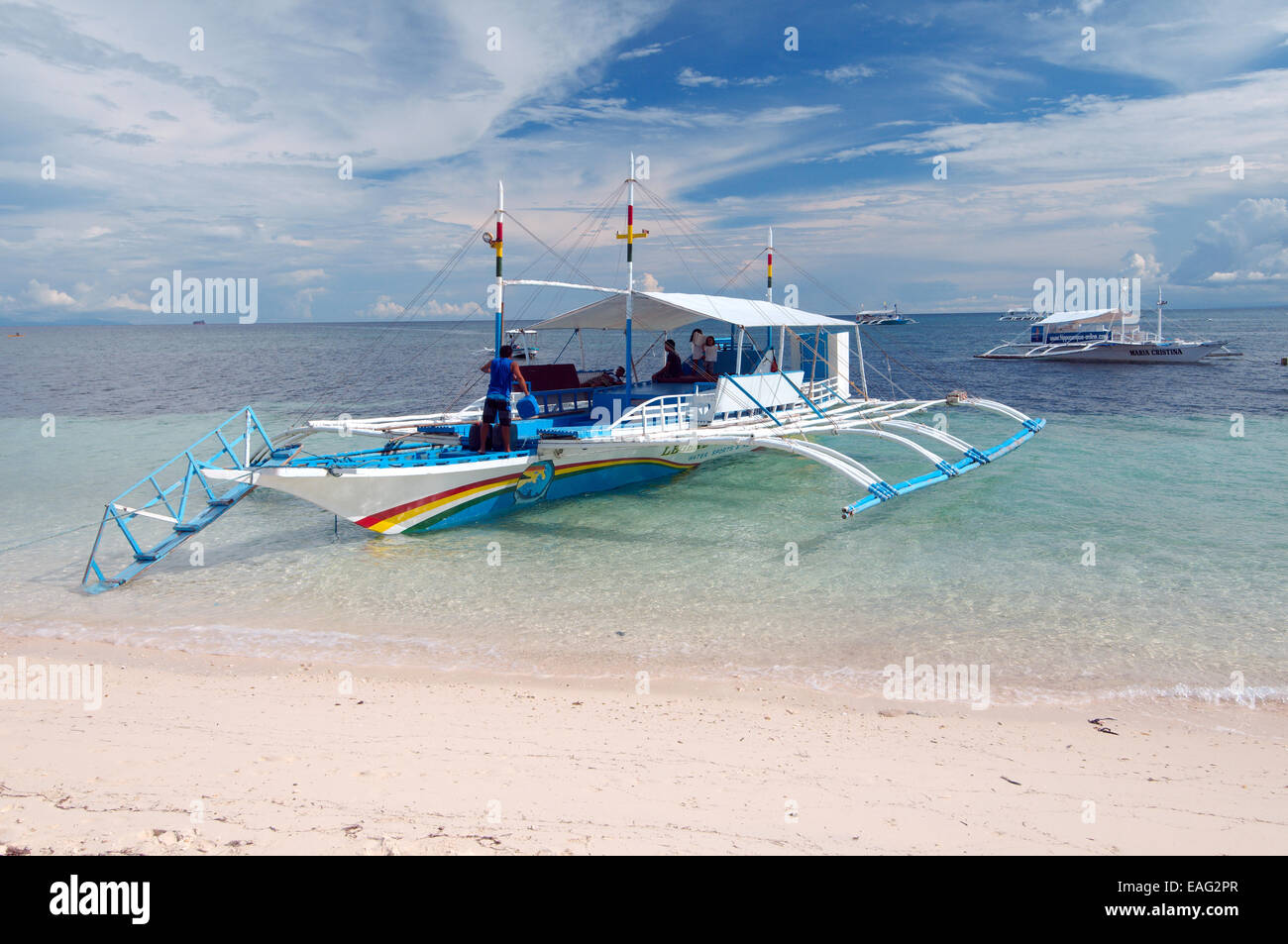 Traditional Philippine boat bangca (outrigger canoe) Islands Malapaskua ...