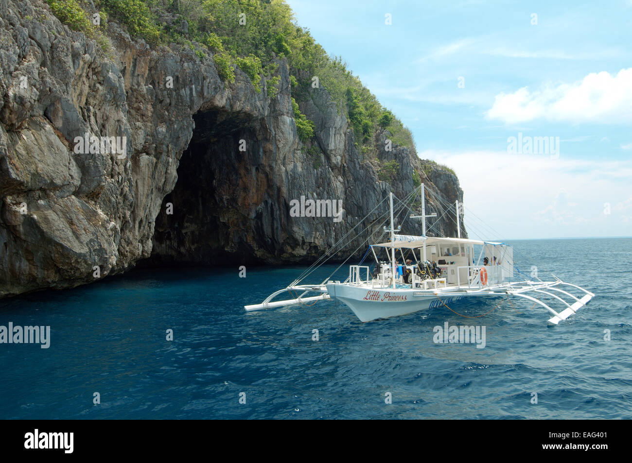 Traditional Philippine boat bangca (outrigger canoe) Gato Island, Bohol ...