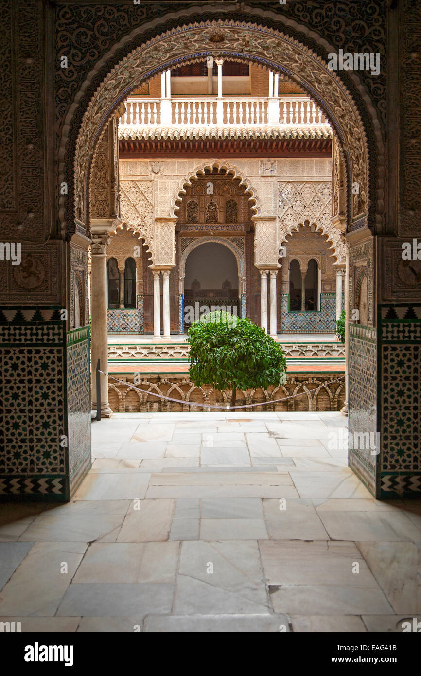 Alcazar seville palace moorish hi-res stock photography and images - Alamy