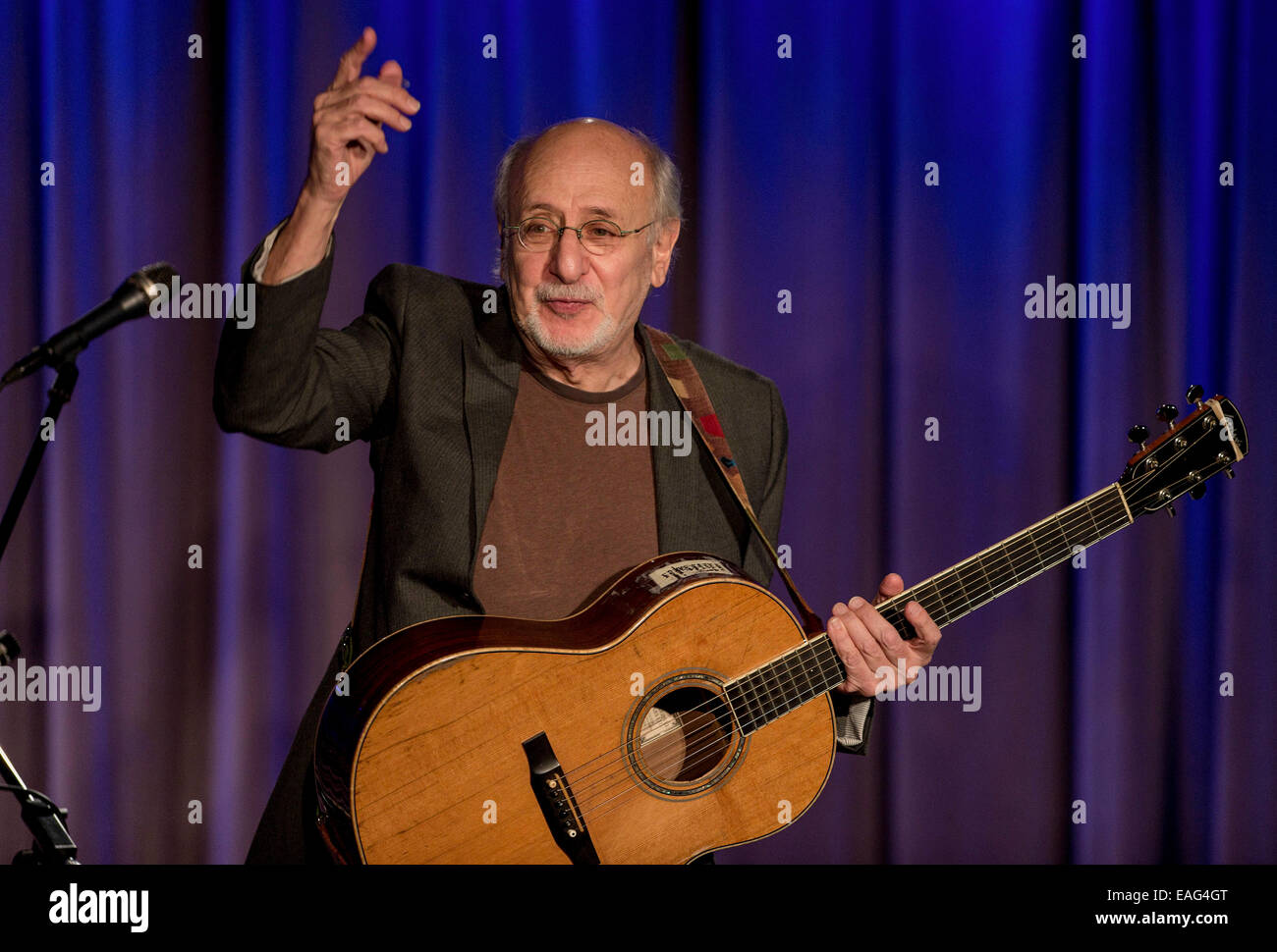 Peter yarrow hi-res stock photography and images - Alamy