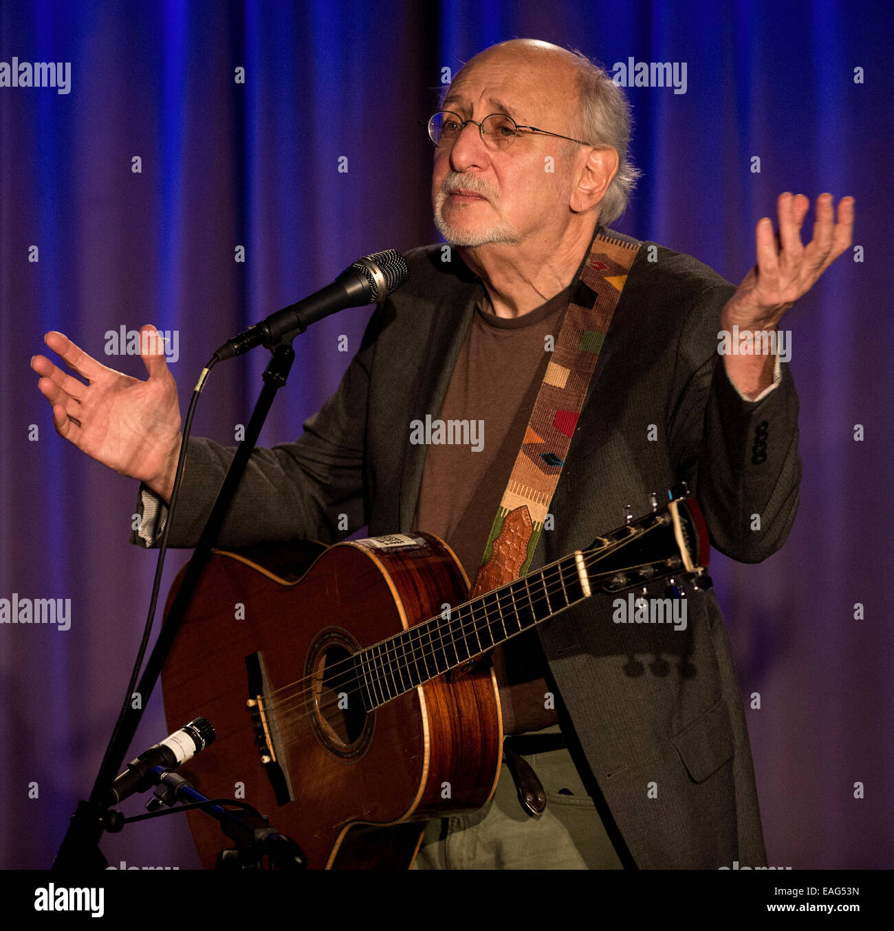 Los Angeles, California, USA. 13th Nov, 2014. PETER YARROW performs and ...