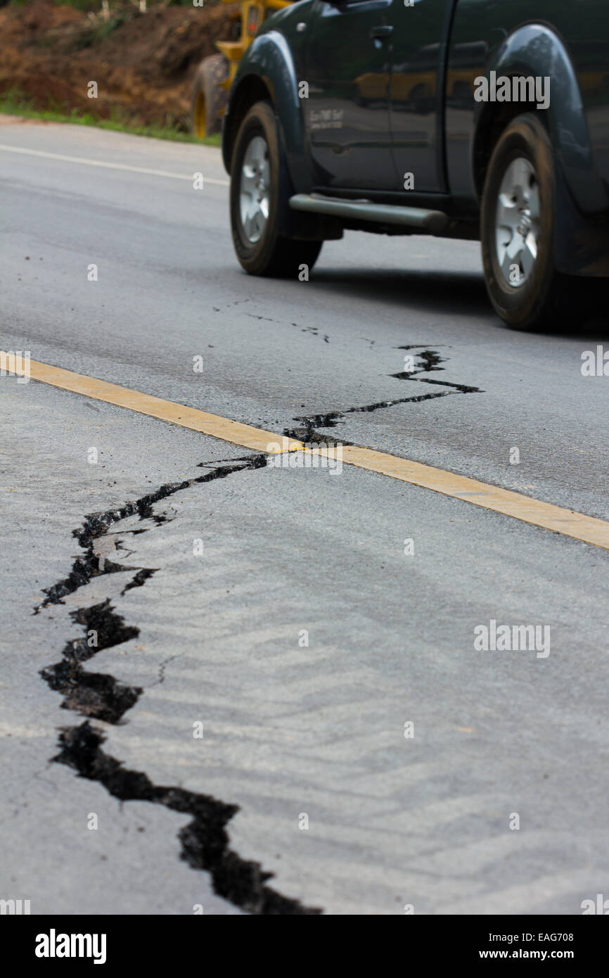 Broken road earthquake hi-res stock photography and images - Alamy