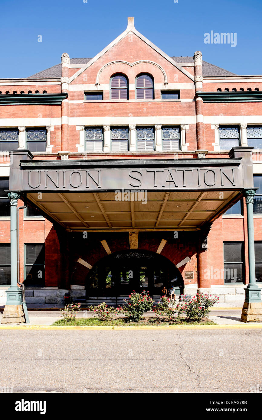 The historic Union Station building in Montgomery Alabama Stock Photo ...