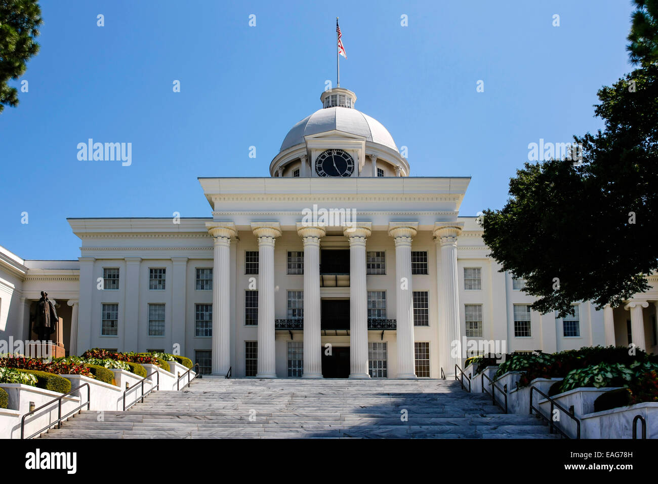The Alabama State Capitol Building on "Goat Hill" in Montgomery Stock ...