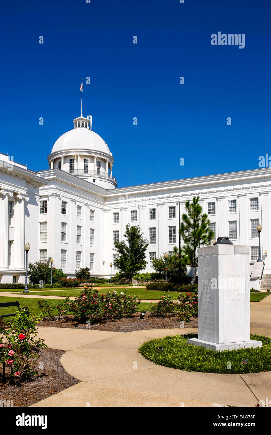 The Alabama State Capitol Building on "Goat Hill" in Montgomery Stock ...