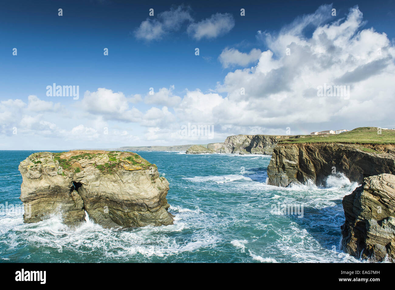 Waves crashing into cliffs on the rugged North Cornwall Coast Stock ...