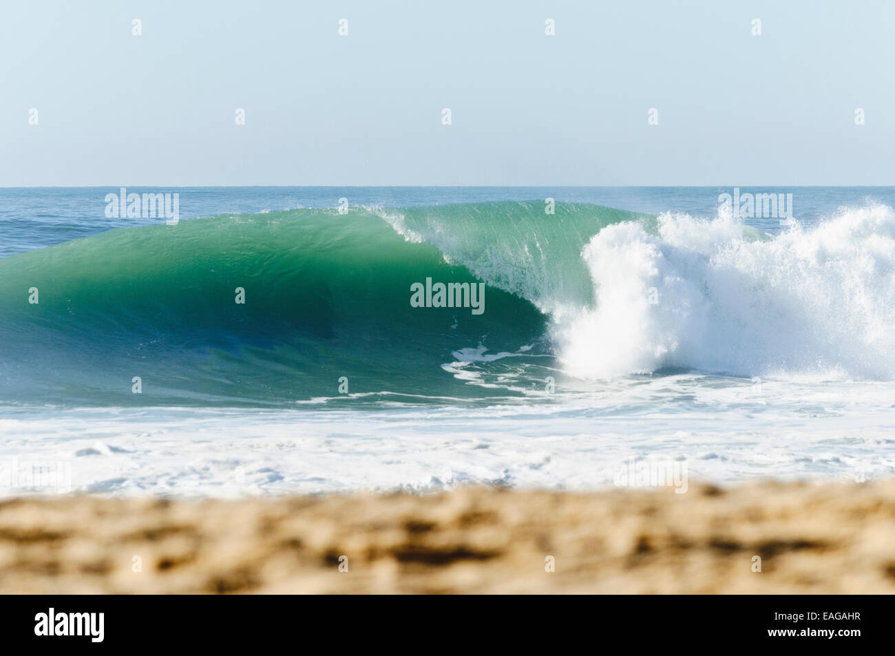 Beautiful wave hi-res stock photography and images - Alamy