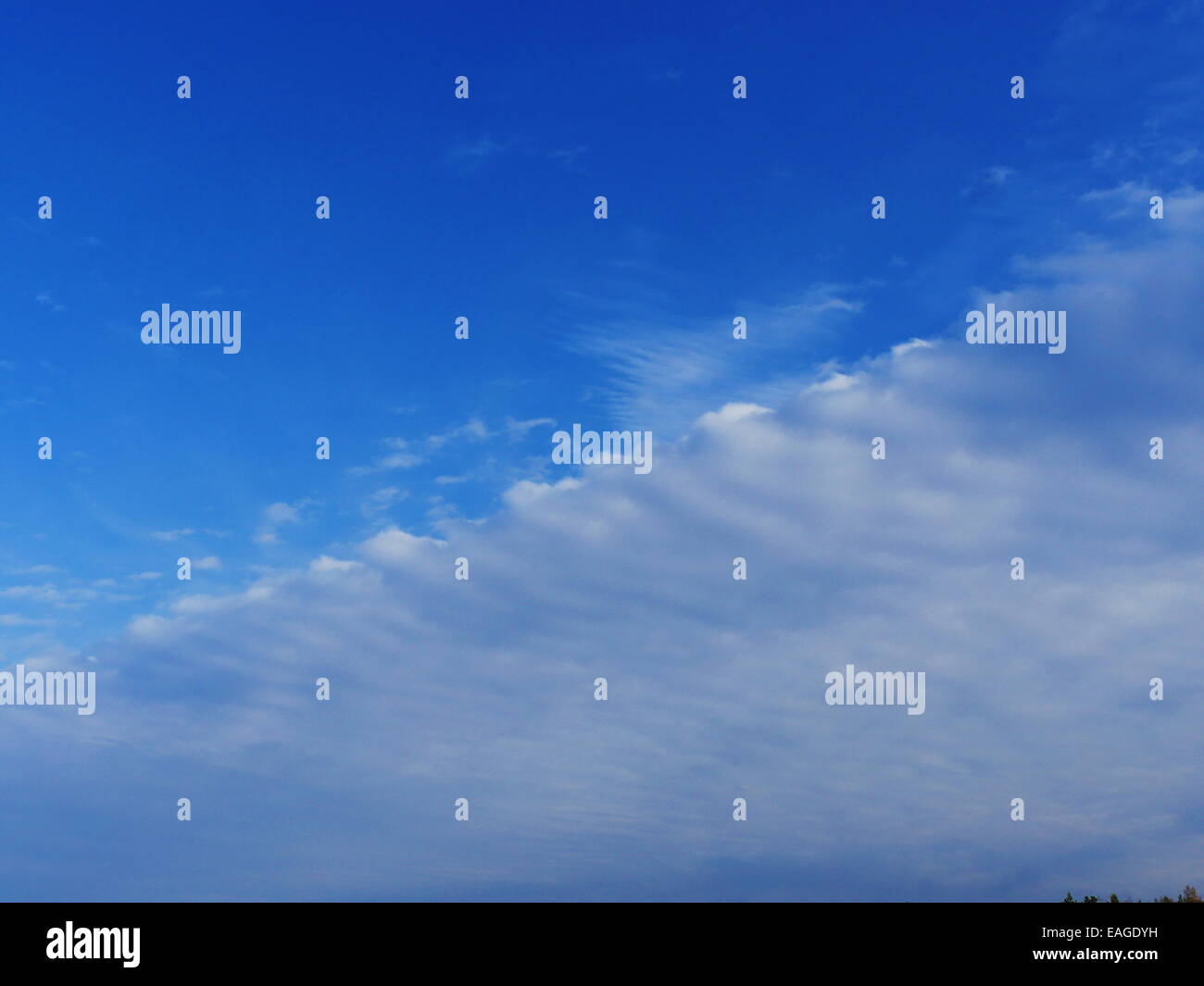 Cloud border with blu sky on the horizon Stock Photo - Alamy