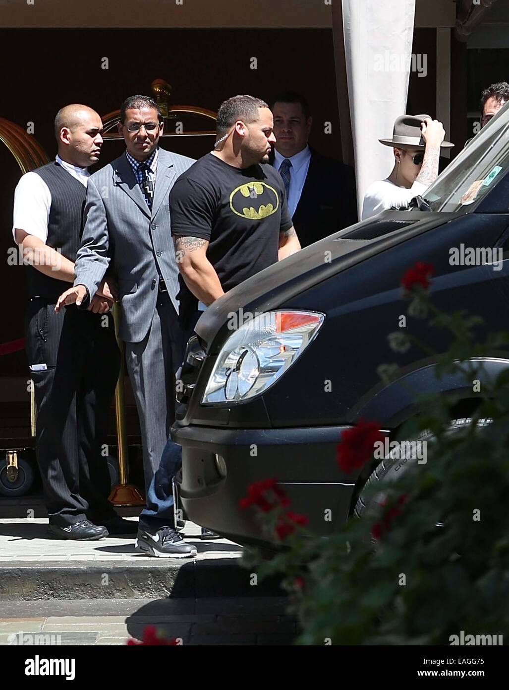 Justin Bieber Michael Jackson Pose