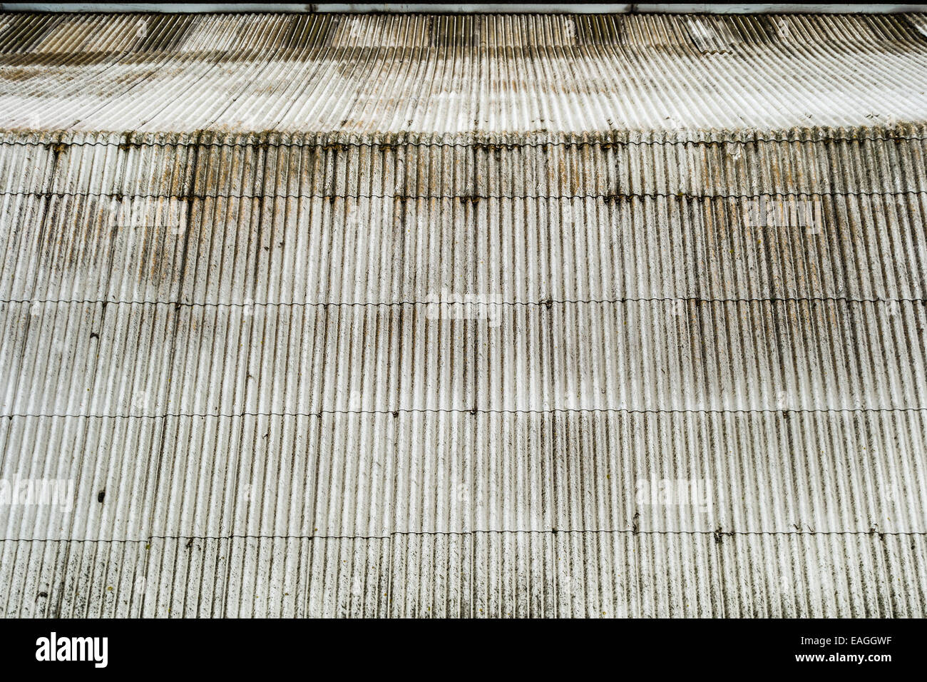 detail of an old and rusty tin roof Stock Photo - Alamy