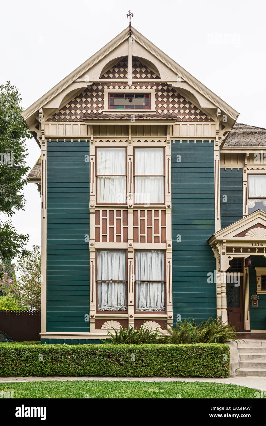 Colorful victorian house hi-res stock photography and images - Alamy