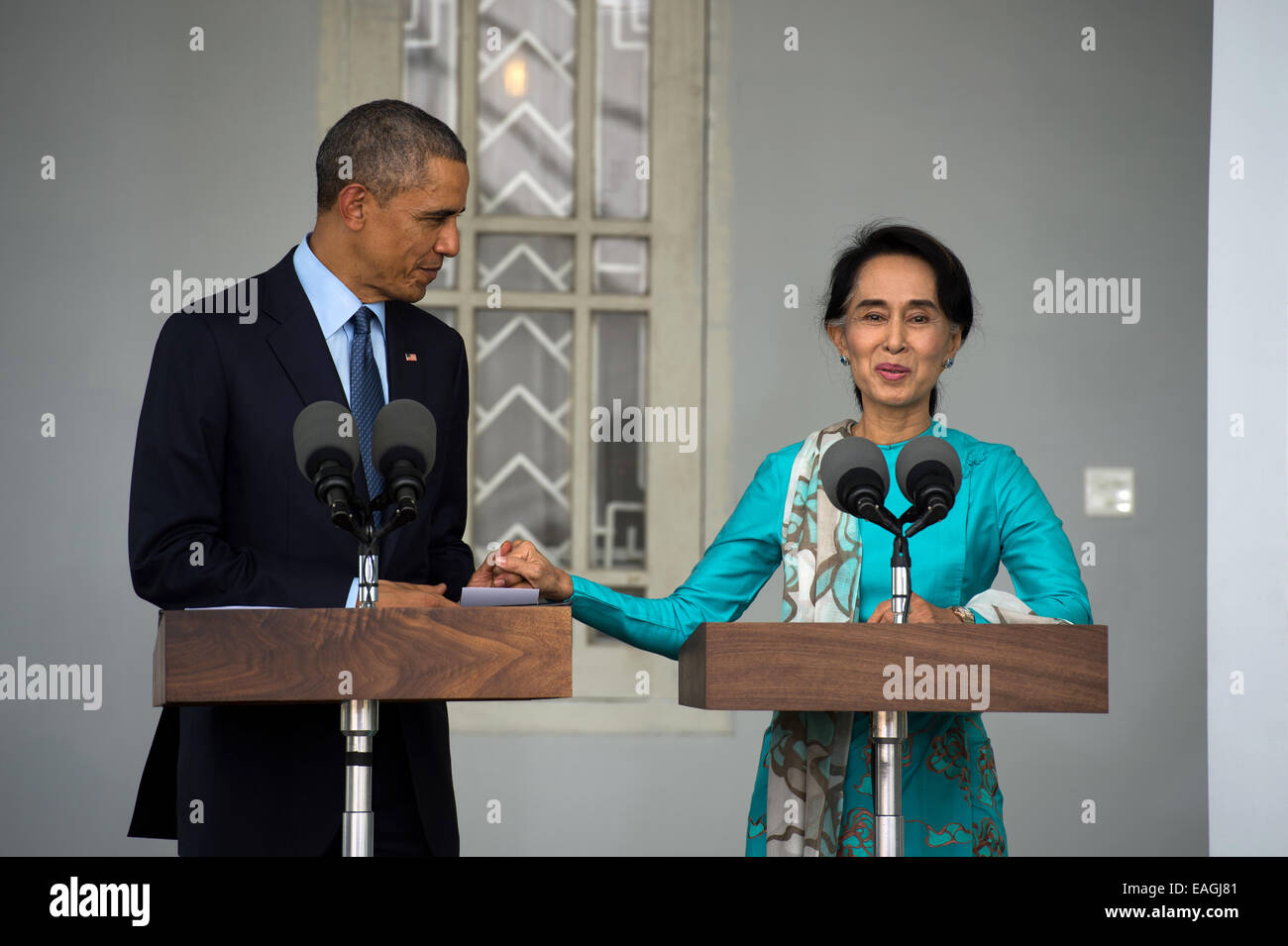 US President Barack Obama with Myanmar opposition leader, Daw Aung San ...