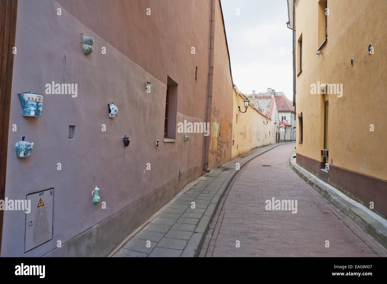 Street Scene The Old Town, Vilnius, Lithuania Stock Photo - Alamy