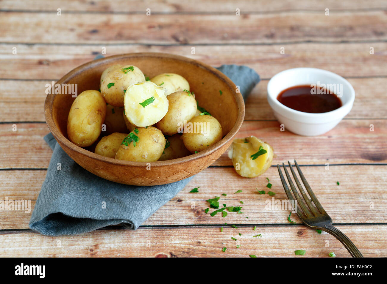 Tasty boiled potatoes in a clay bowl, food Stock Photo - Alamy