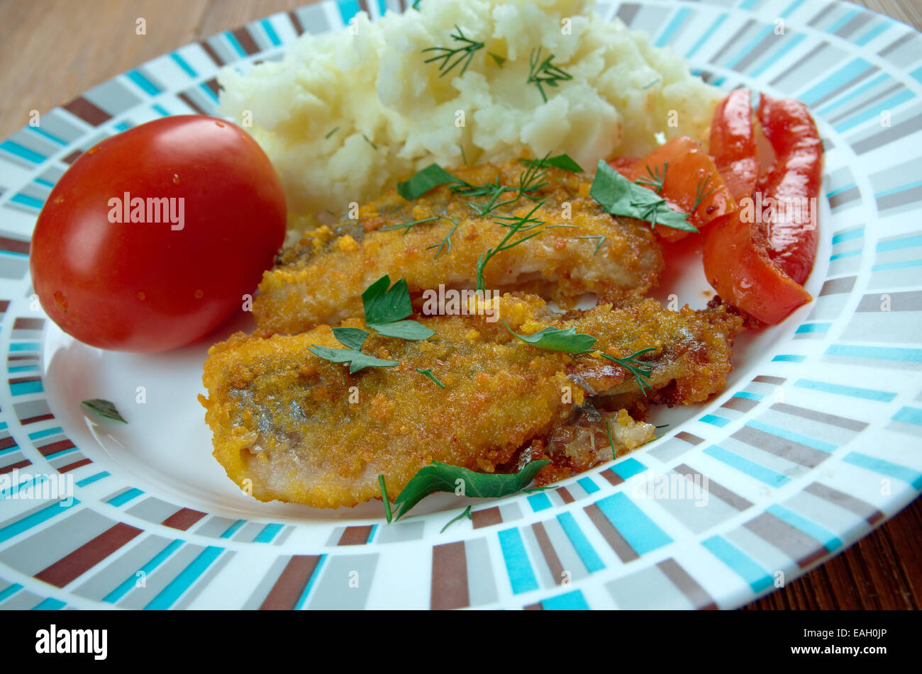 Stekt stromming - Stekt strömming, Fried herring with mashed potatoes ...