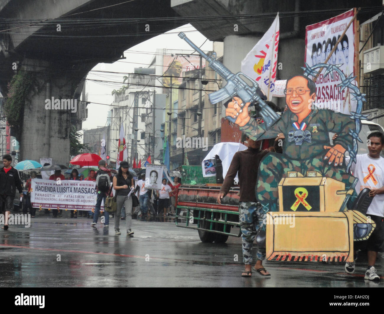 Mendiola bridge hi-res stock photography and images - Alamy