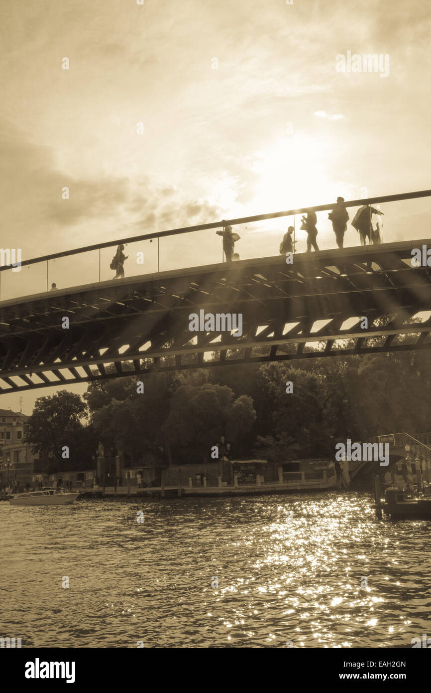 Ponte della Costituzione, Santiago Calatrava, modern brigde over Grand ...