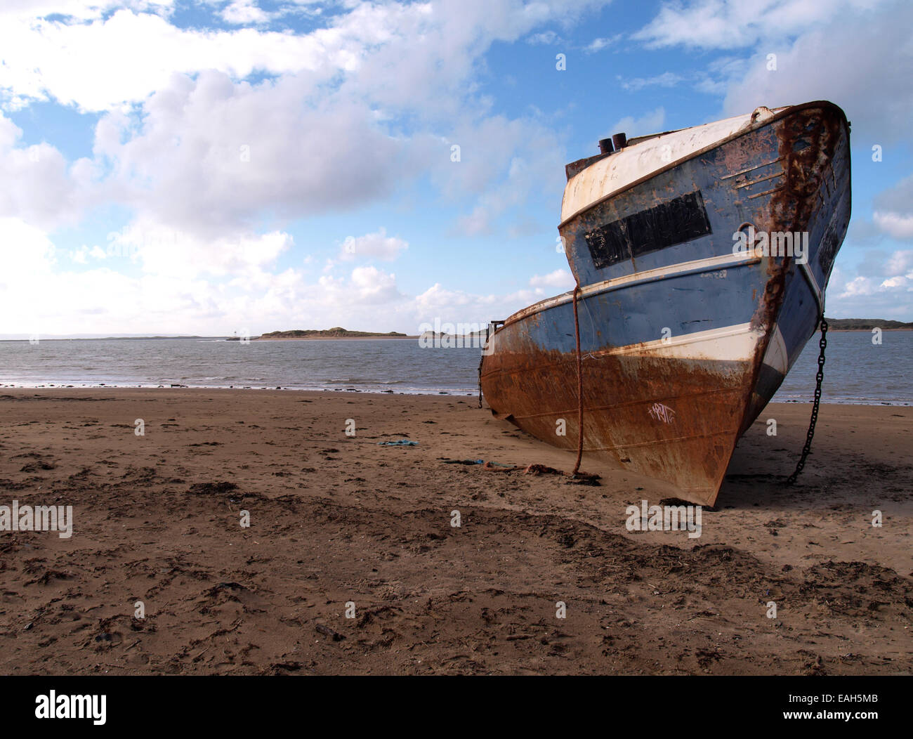 Old rusty metal ship beached at Yelland, Instow, Devon, UK Stock Photo ...