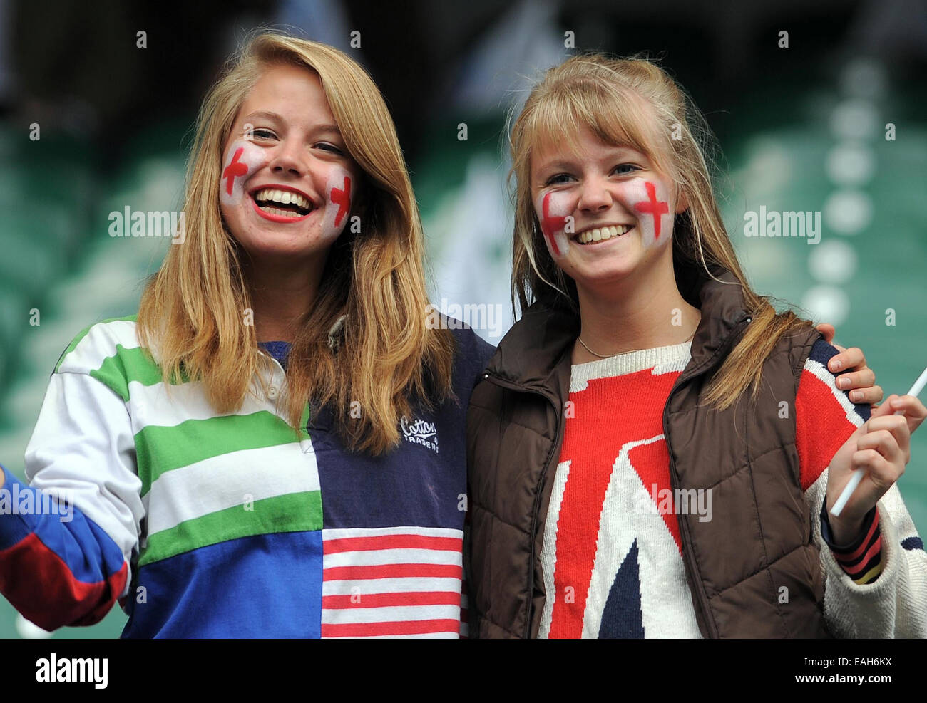 ENGLAND FANS WITH FACE PAINT & ENGLAND V SOUTH AFRICA TWICKENHAM LONDON ...