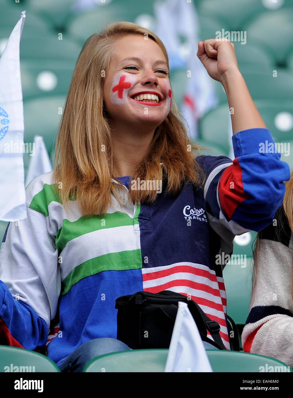 ENGLAND FANS WITH FACE PAINT & ENGLAND V SOUTH AFRICA TWICKENHAM LONDON ...