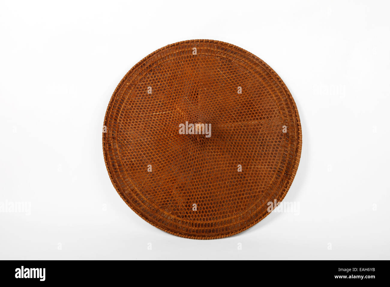 Traditional Chinese coolie hat made from reed Stock Photo - Alamy