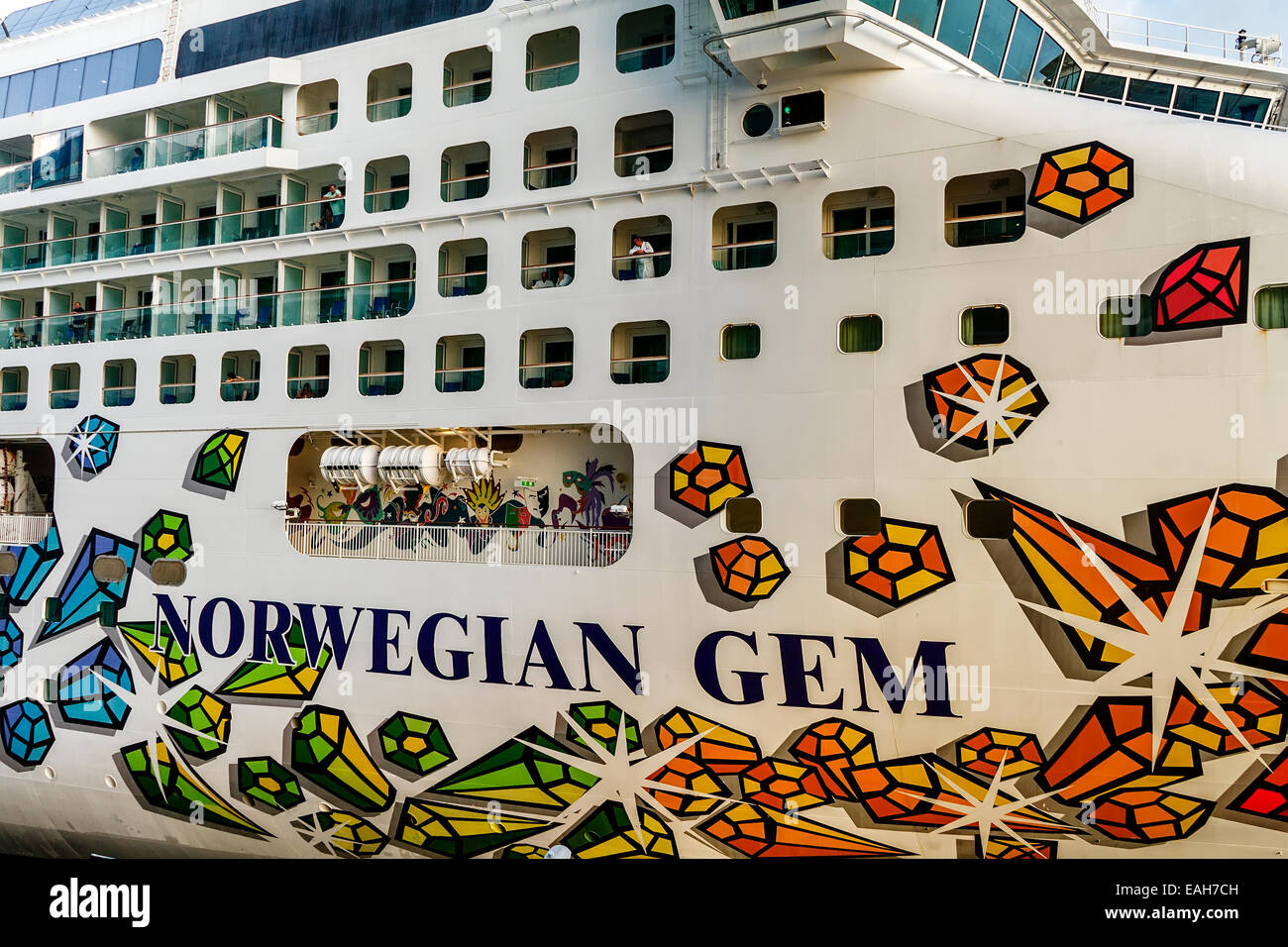 Cruise ship hull hi-res stock photography and images - Alamy