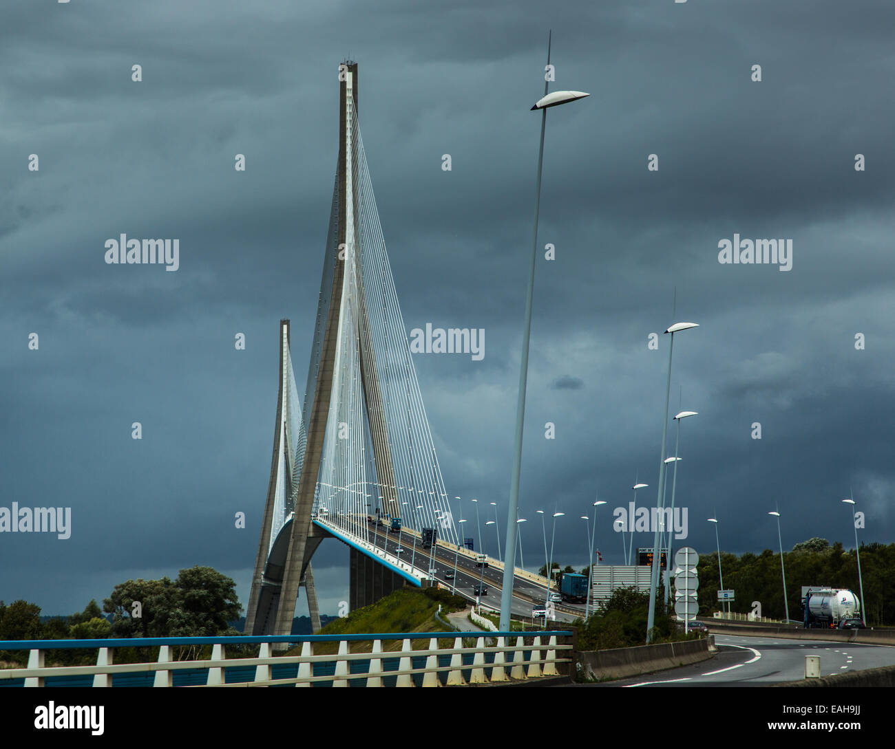 Bridge over the River Seine: Honfleur Le Havre Pont de Normandie Stock ...