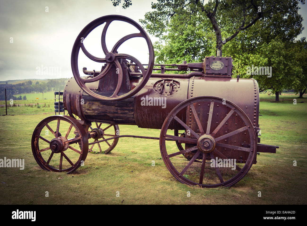 Old rusty tractor Stock Photo - Alamy