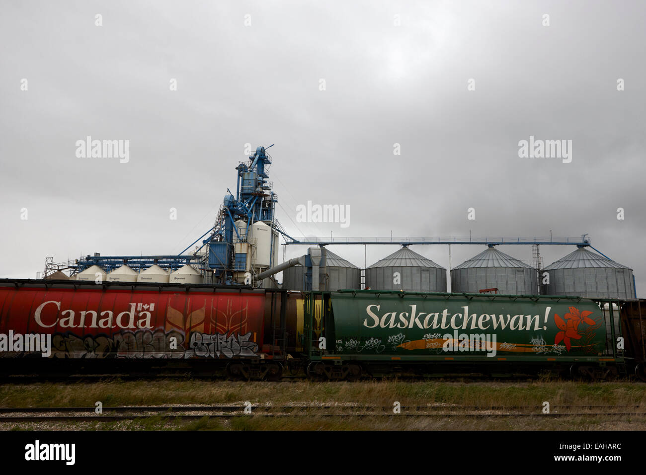 Freight train canada hi-res stock photography and images - Alamy