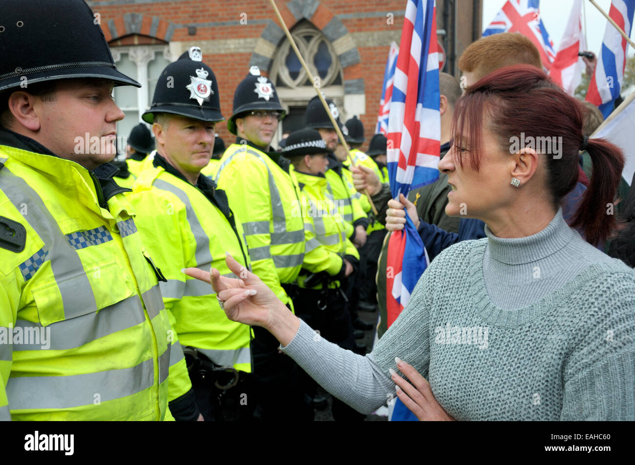 Standoff hi-res stock photography and images - Alamy