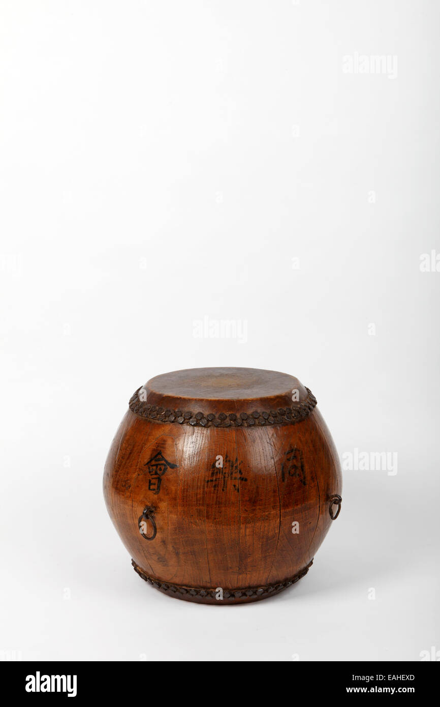 Traditional double headed Chinese barrel drum Stock Photo - Alamy
