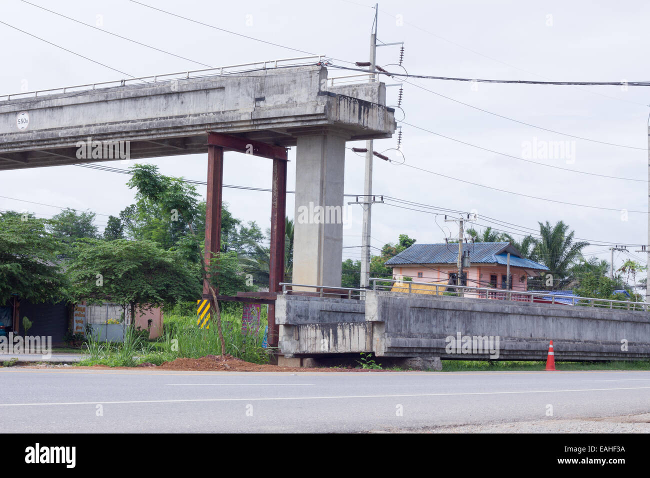 Pedestrian bridge falling down because of earthquake, Chiang Rai ...