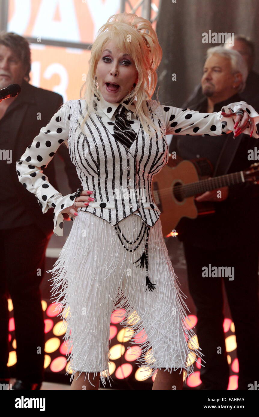 Country singing legend Dolly Parton performs some of her greatest hits ...