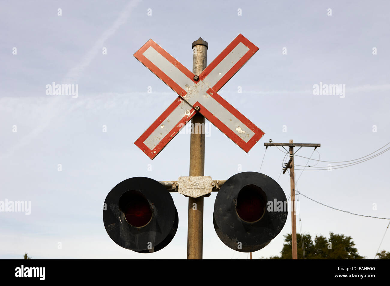 Railroad crossing lights hi-res stock photography and images - Alamy