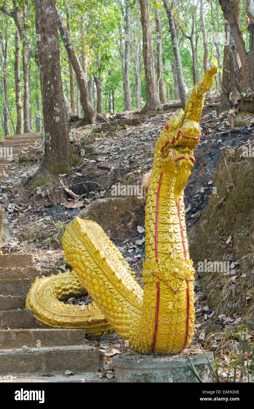 Giant dragon sculpture hi-res stock photography and images - Alamy