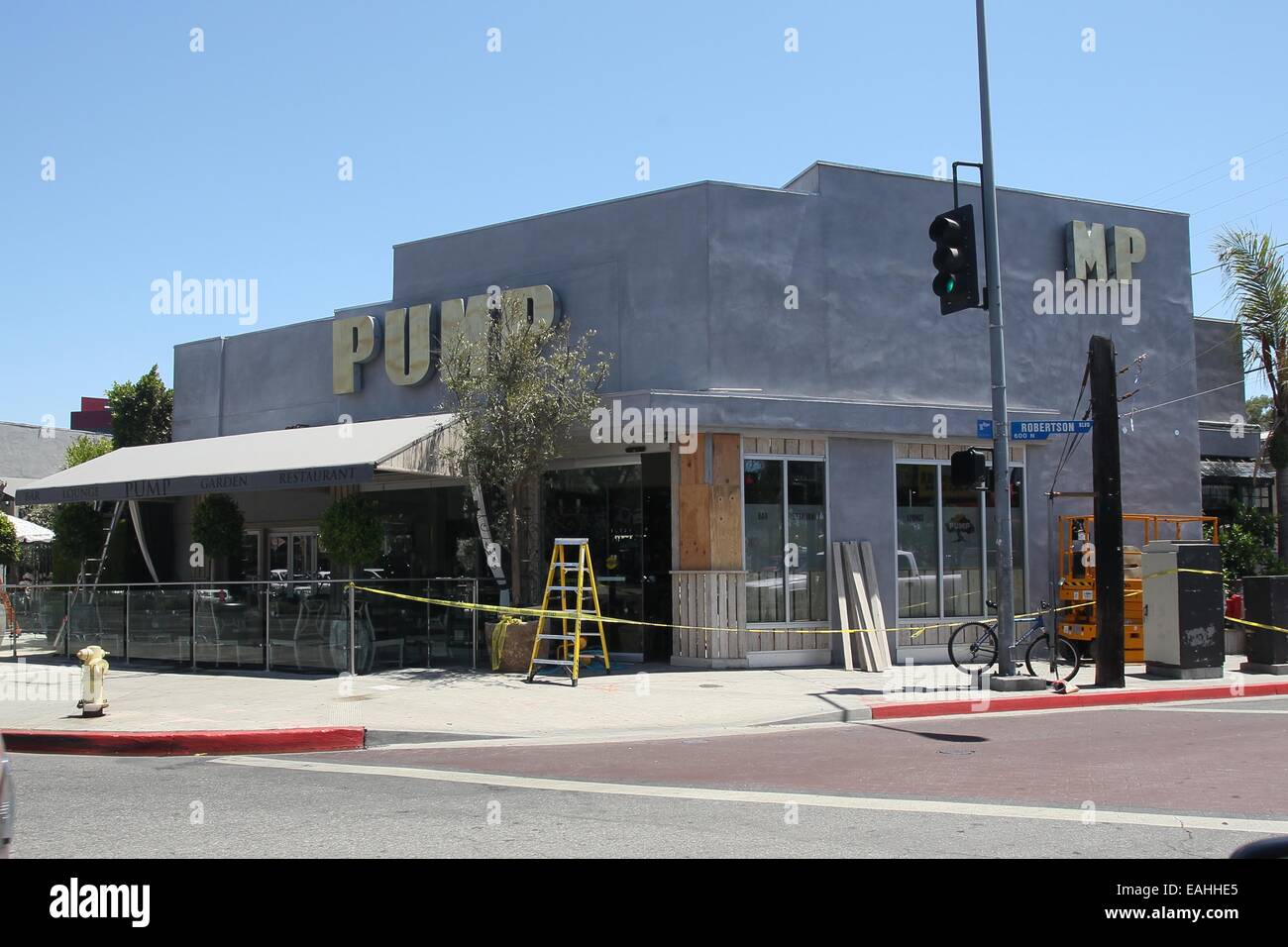 Lisa Vanderpump's new restaurant PUMP has its sign up and prepares for ...
