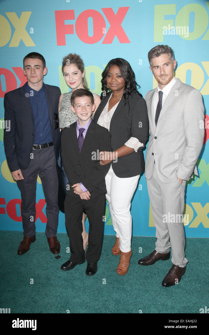 Charlie Rowe And Zoe Levin