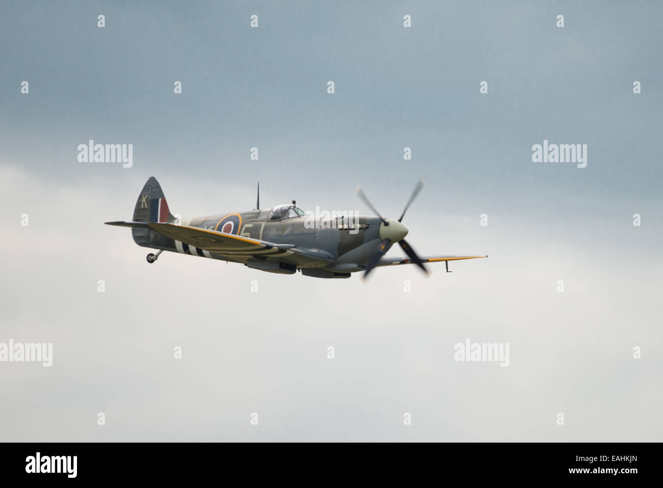1940s raf ww2 supermarine spitfire hi-res stock photography and images ...