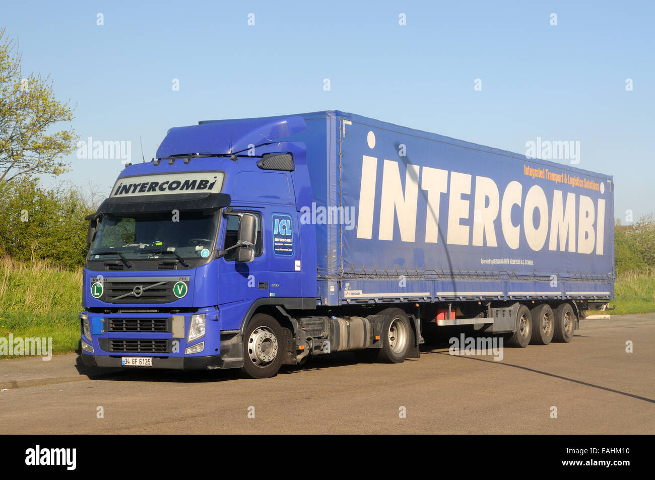 A Volvo FM 450 tractor unit and trailer in the livery of Turkish ...
